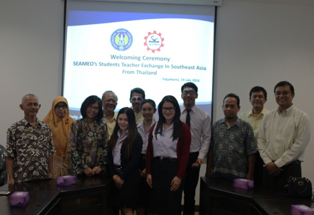 WELCOMING CEREMONY FOR THAI STUDENTS | Universitas Negeri Yogyakarta